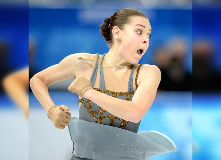 Laughing on Ice: 25 Hilarious Photos of Figure Skating • 24pixelnews.com