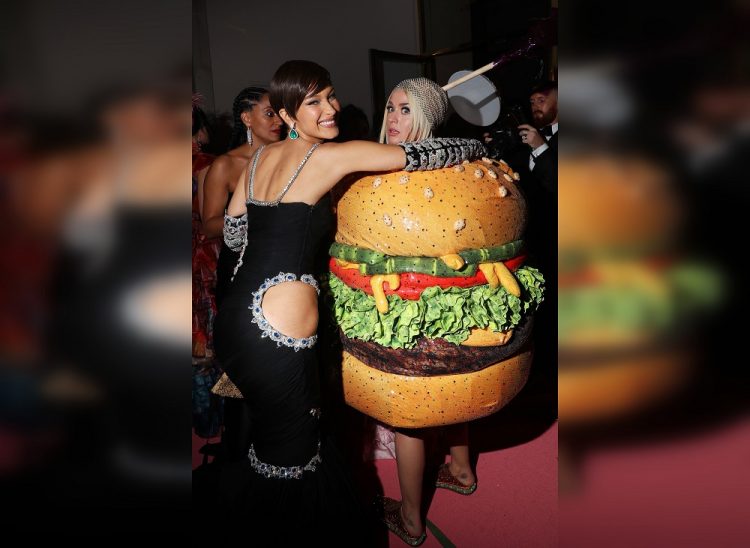 Wardrobe Woes: Hilarious Celebrity Outfit Blunders You Can't Unsee ...
